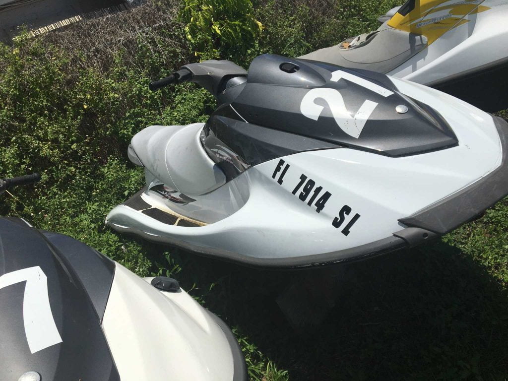 10-2014 Yamaha VX110 jet skis 3 passenger good running machines ...